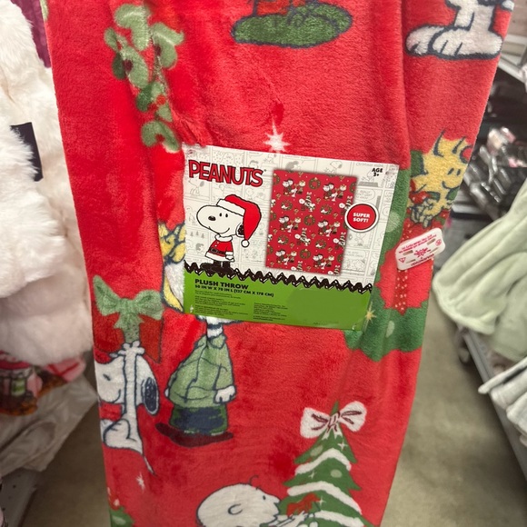 Peanuts | Bedding | Peanuts Snoopy Christmas Plush Throw Blanket | Poshmark